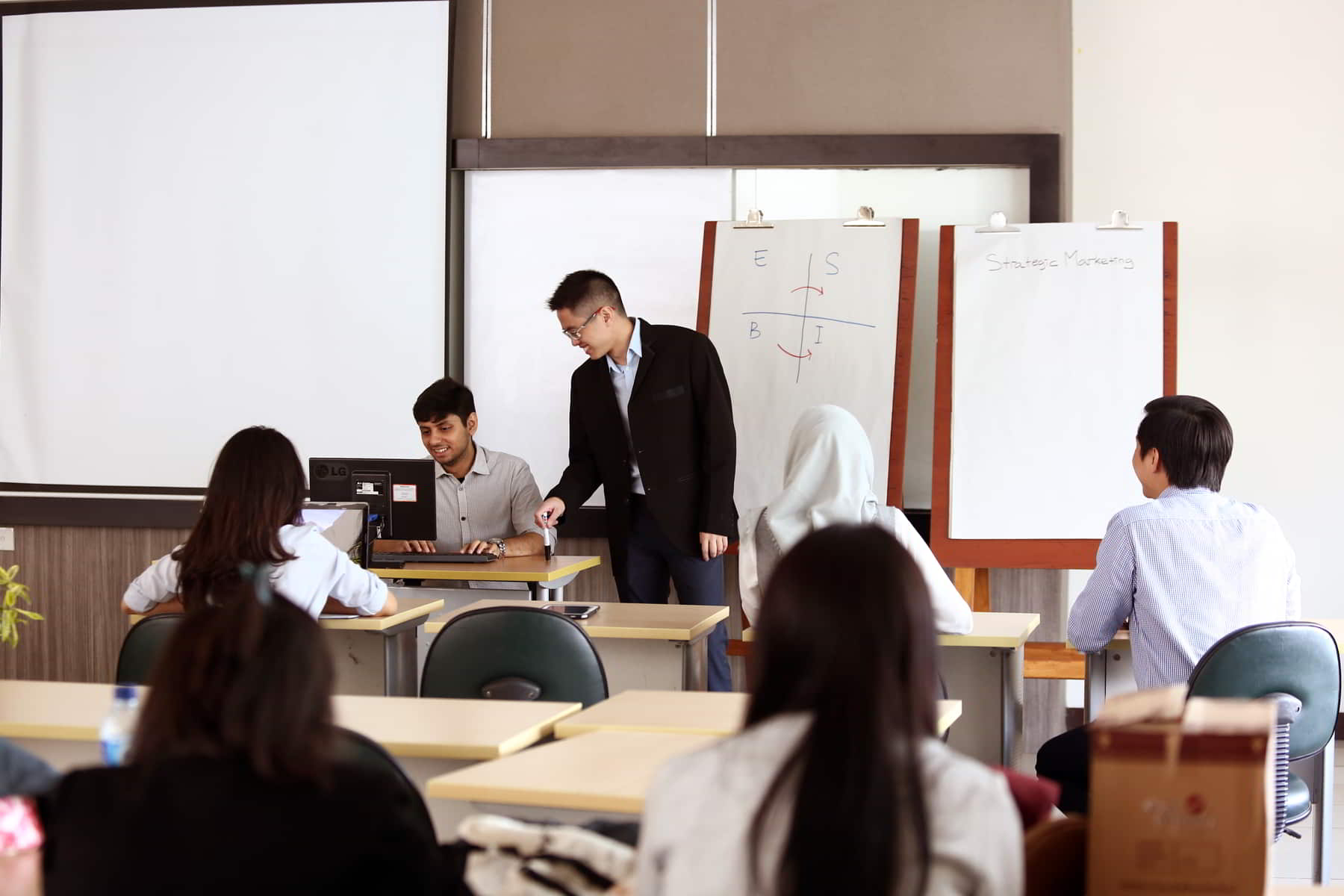 Fungsi Manajemen: Pengertian dan Contoh - PPM School